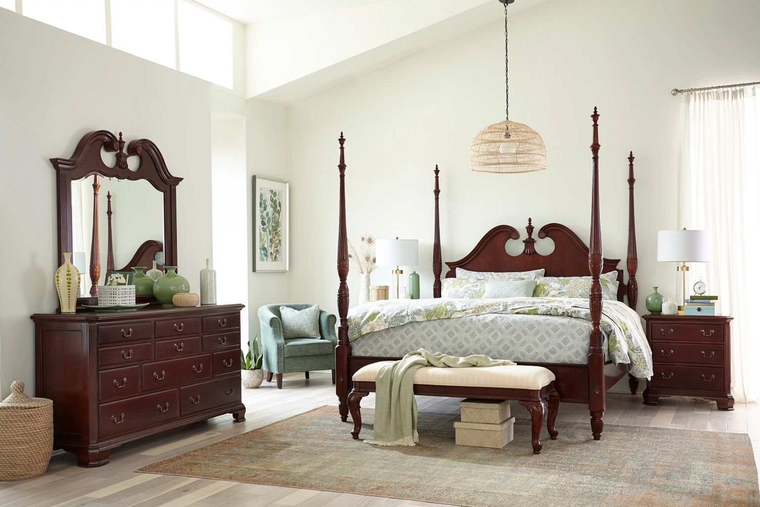 PEDIMENT POSTER KING BED COMPLETE